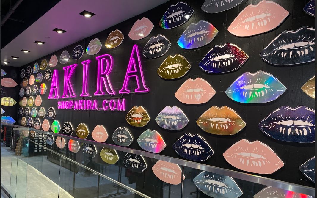 AKIRA Garden State Plaza Paramus - Store & Personal Stylists
