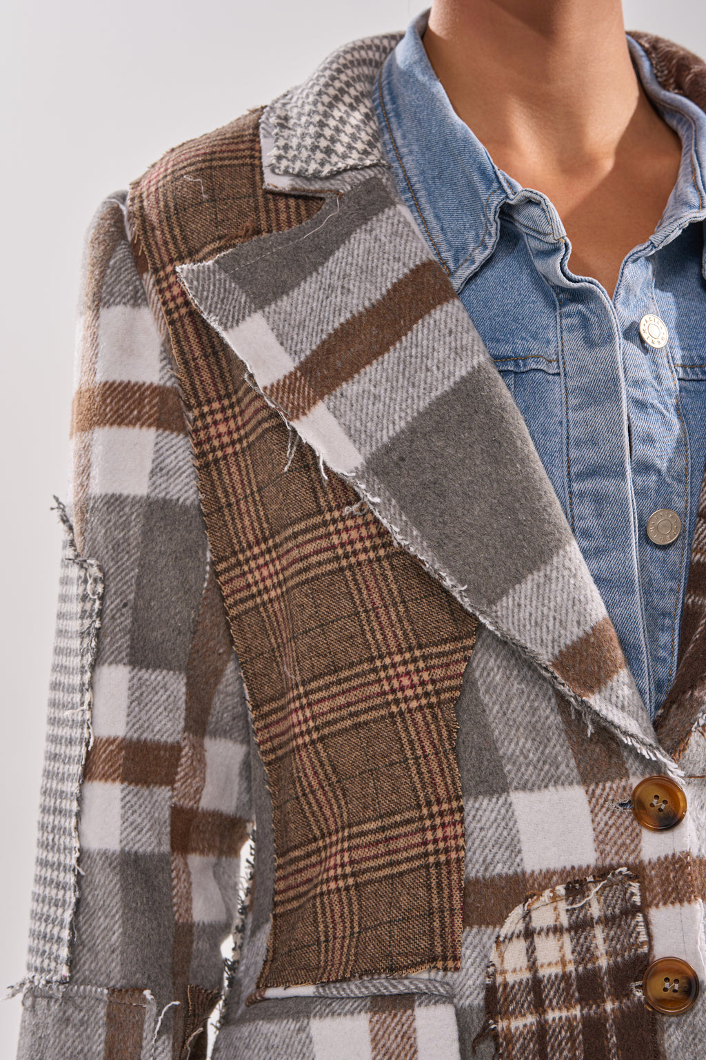MIXED FEELINGS PATCHWORK TRENCH – AKIRA