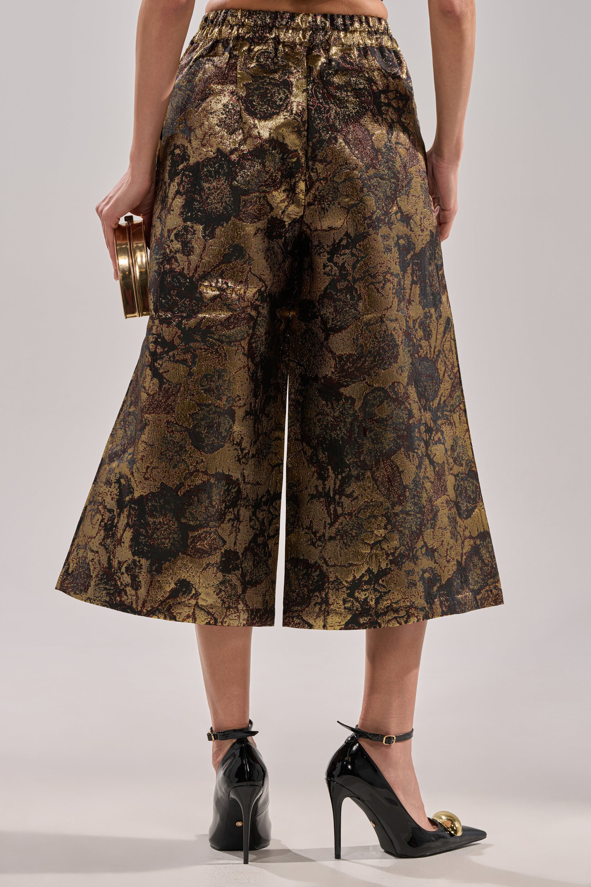 LOTUS BROCADE CAPRI – AKIRA