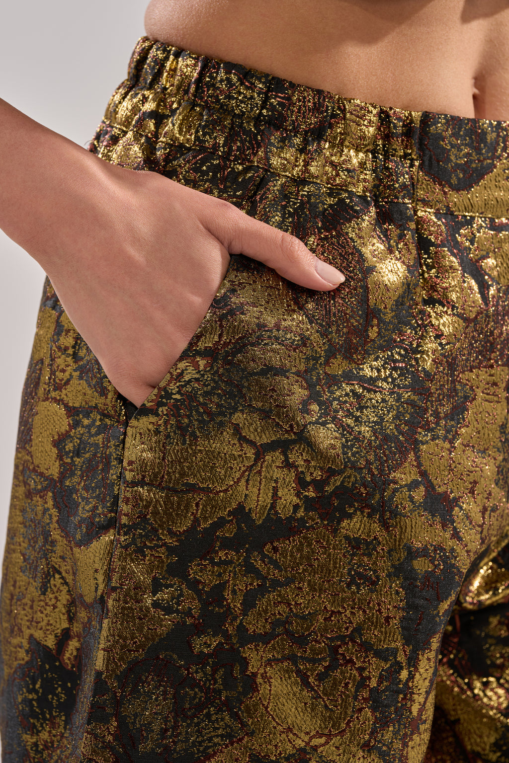 LOTUS BROCADE CAPRI – AKIRA