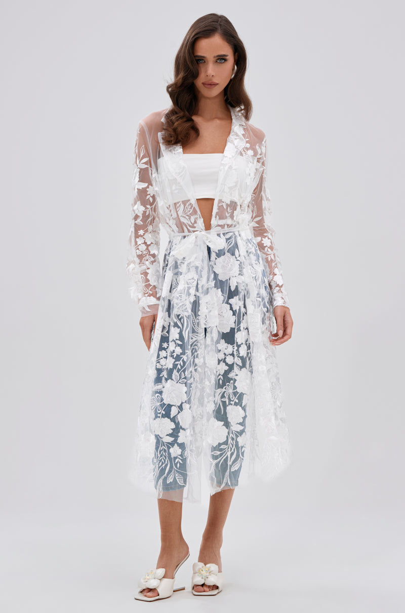 IN BLOOM SHEER TRENCH IN WHITE – AKIRA