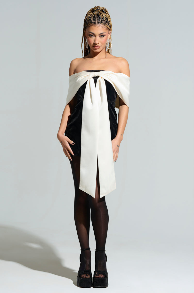 MY PRESENCE IS A PRESENT VELVET MINI DRESS – AKIRA