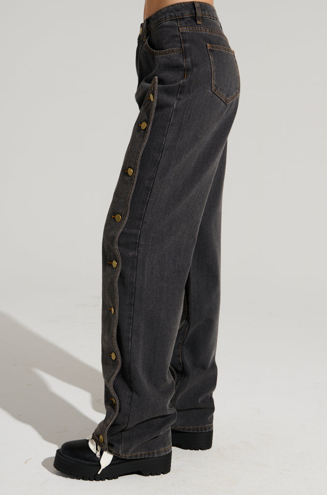 UNBUTTON ME DENIM JEANS – AKIRA