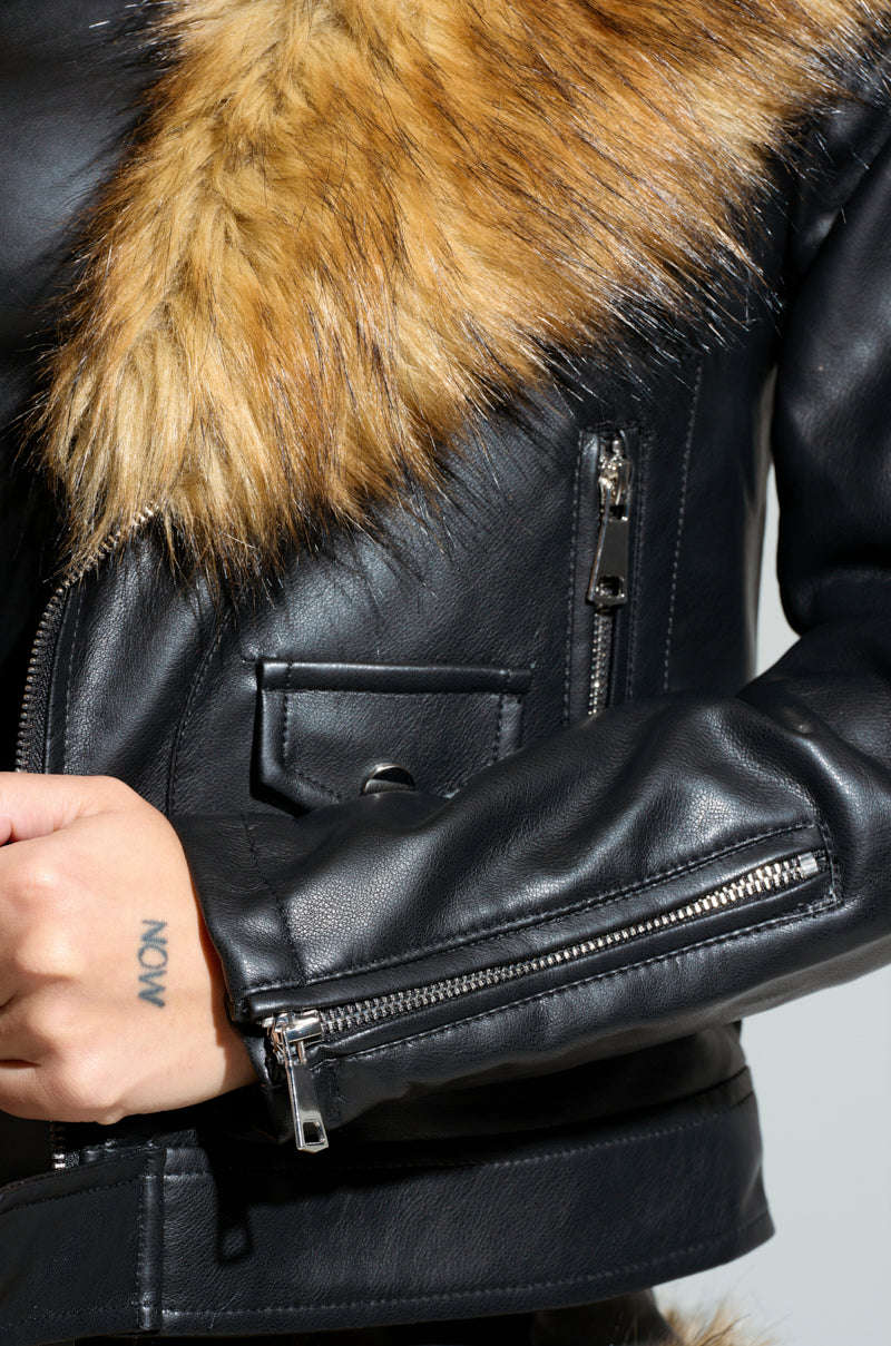 AUSSY FUR COLLAR MOTO – AKIRA