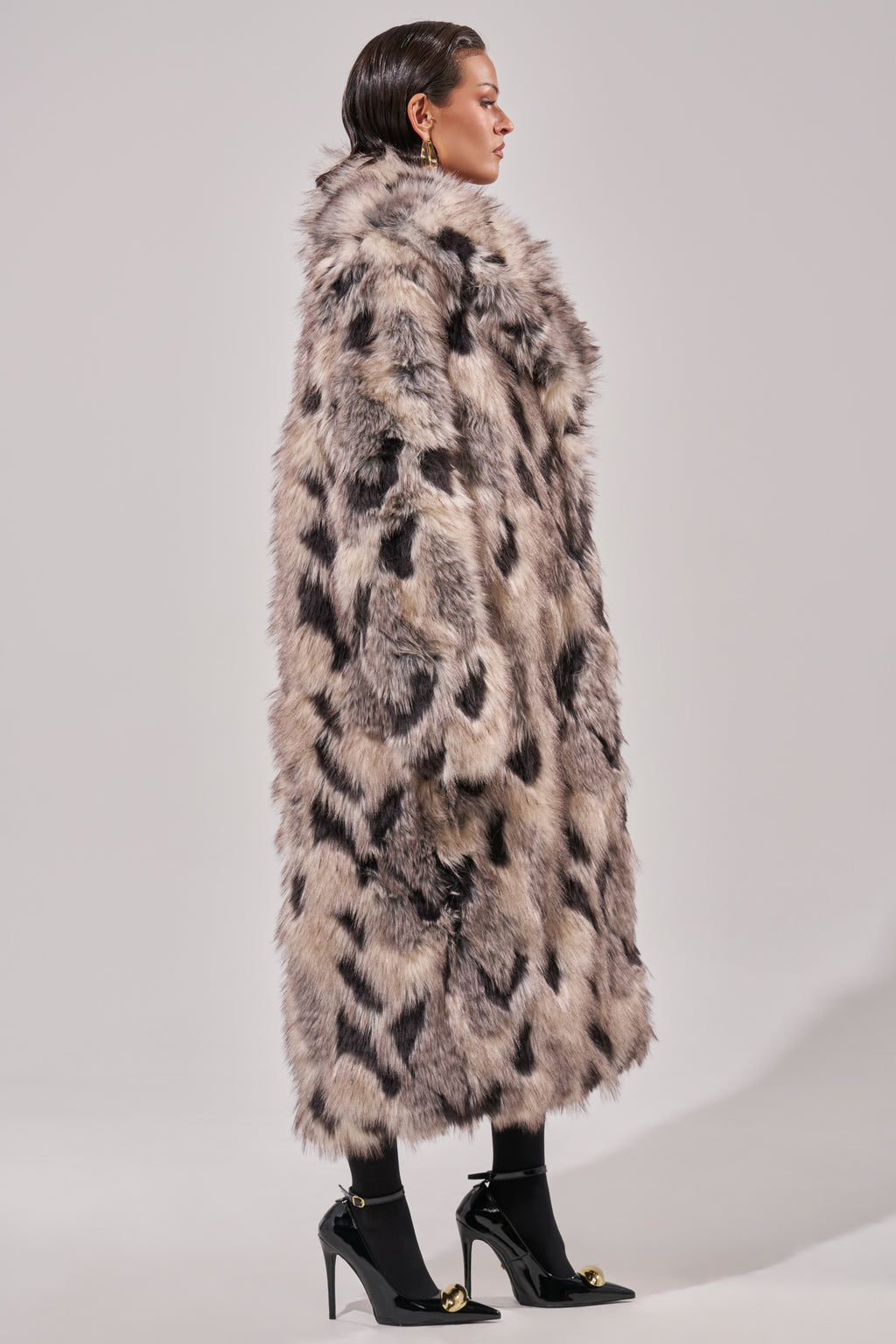 NEW AUSTIN FAUX FUR COAT – AKIRA