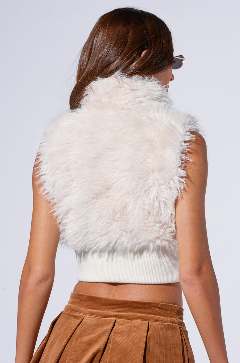 TRY TO TAME ME FUR TOP – AKIRA