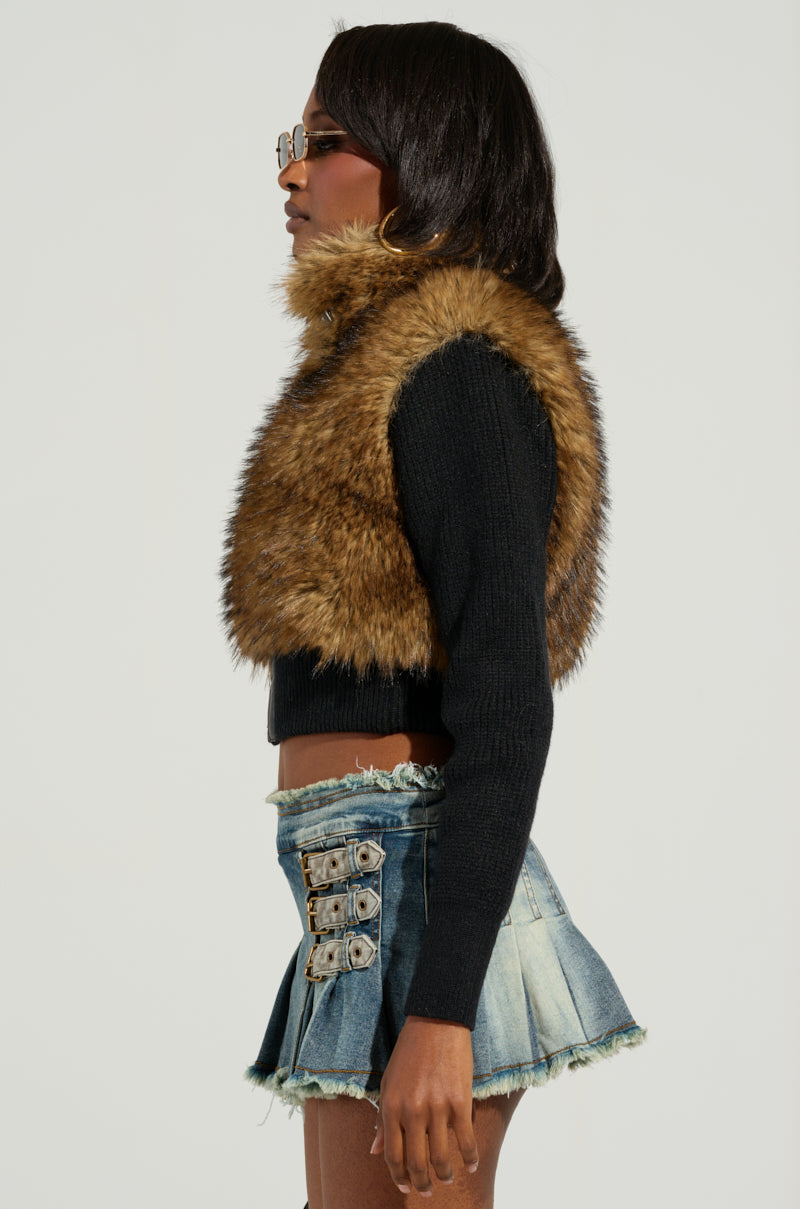 BEIN BOUJEE ZIP UP FUR SWEATER – AKIRA