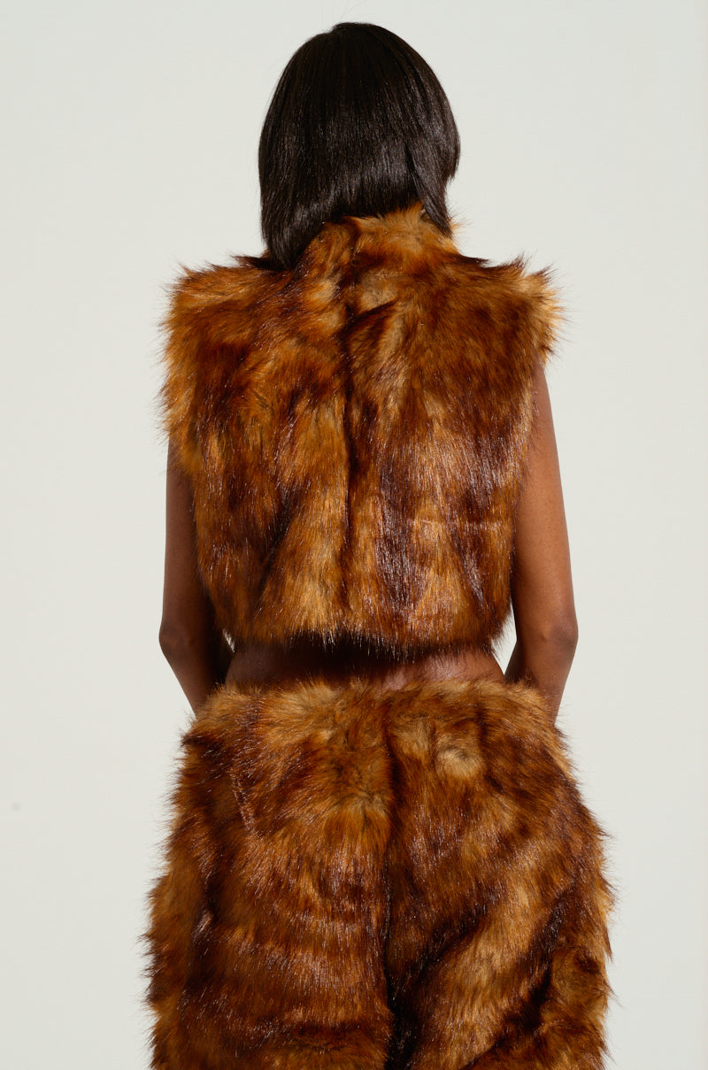 WILD CHILD CROPPED FUR VEST – AKIRA