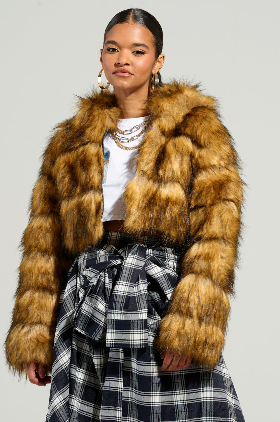 GRACELLE FAUX FUR CROPPED JACKET – AKIRA