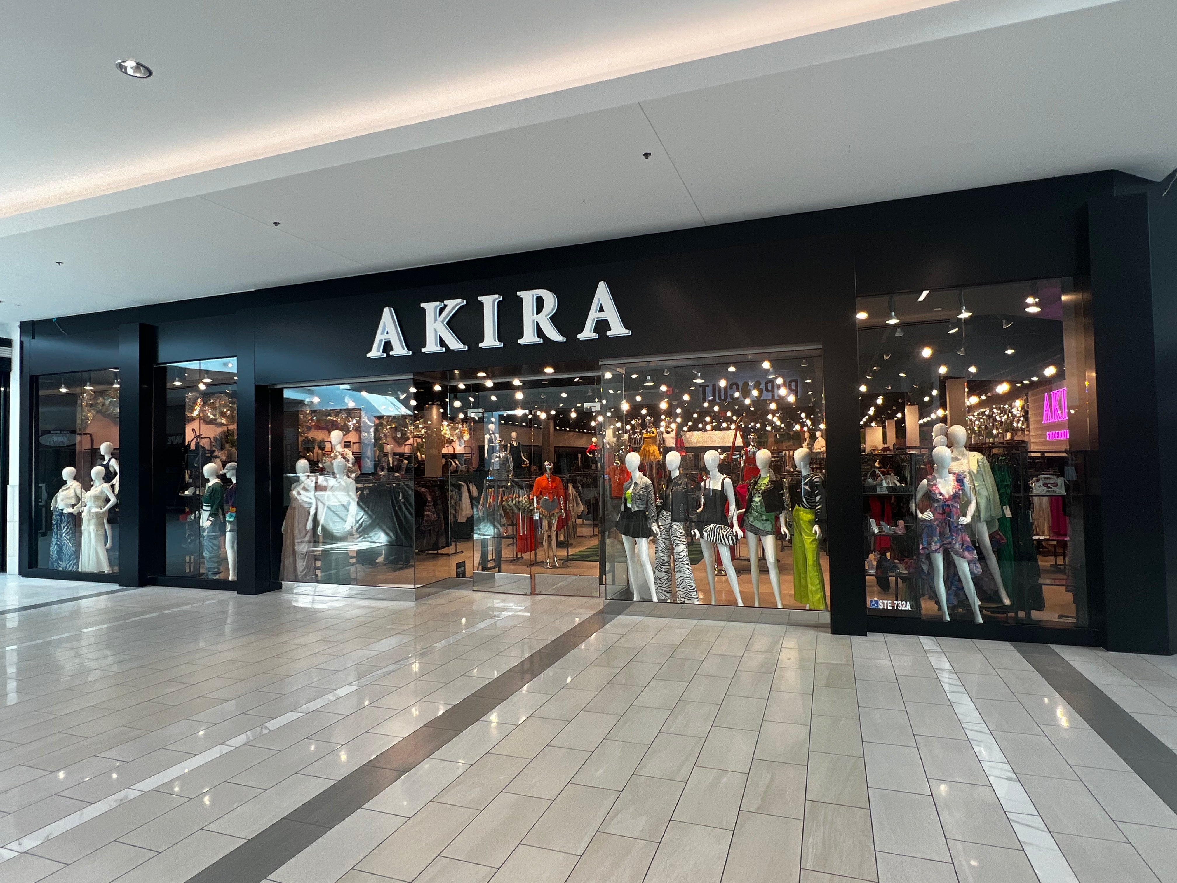 AKIRA Florida Mall Orlando - Store & Personal Stylists