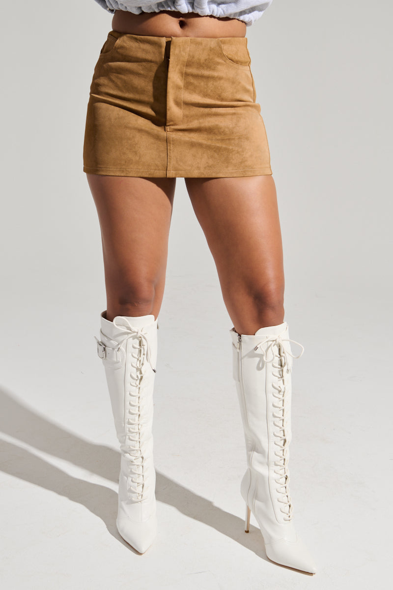 PRETTY CHILL MINI SKIRT – AKIRA