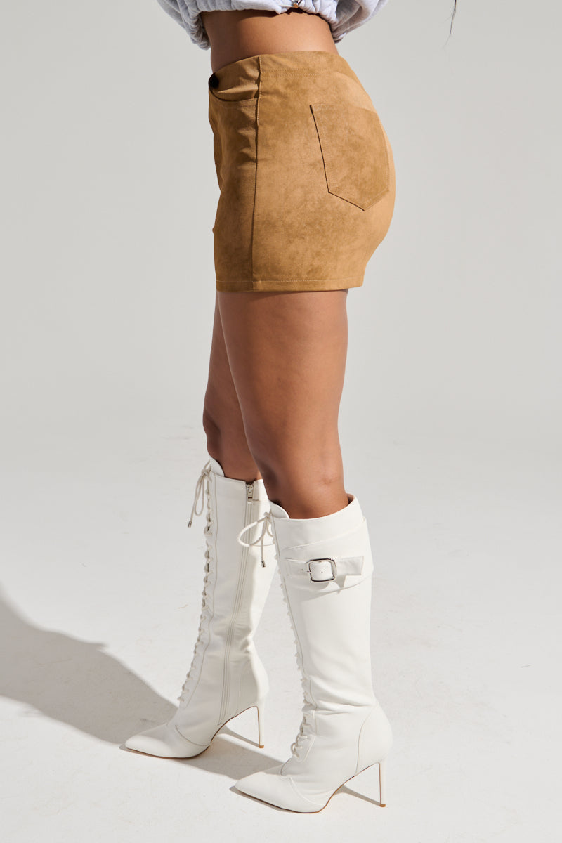 PRETTY CHILL MINI SKIRT – AKIRA