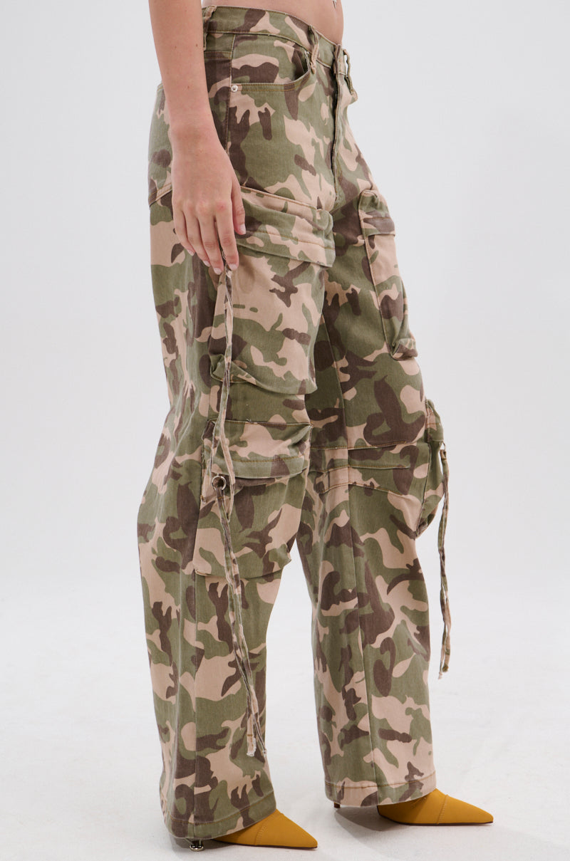 TAKE ME DOWN CAMO CARGO PANT – AKIRA