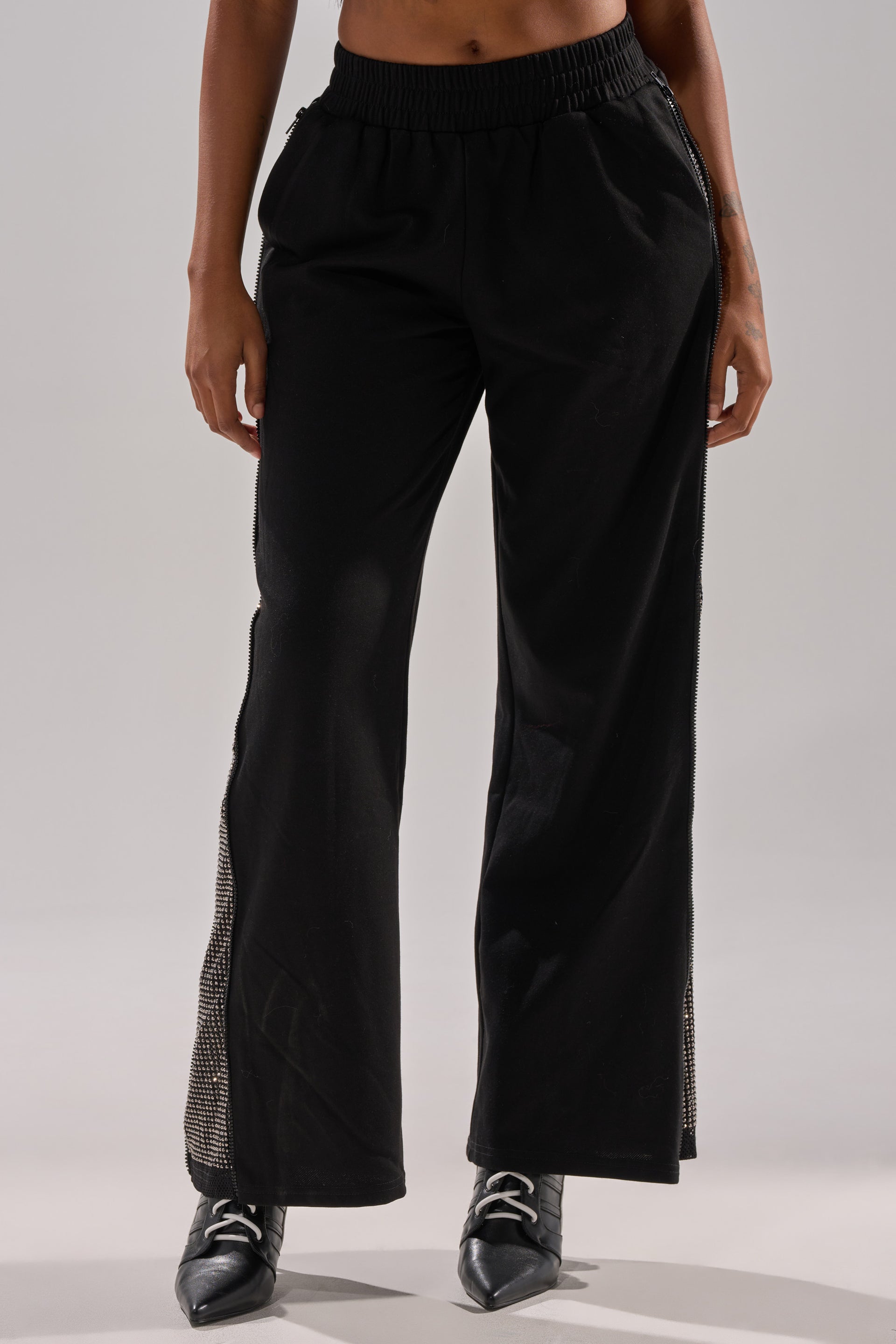 OPEN UP WIDE LEG JOGGER WITH RHINESTONE – AKIRA