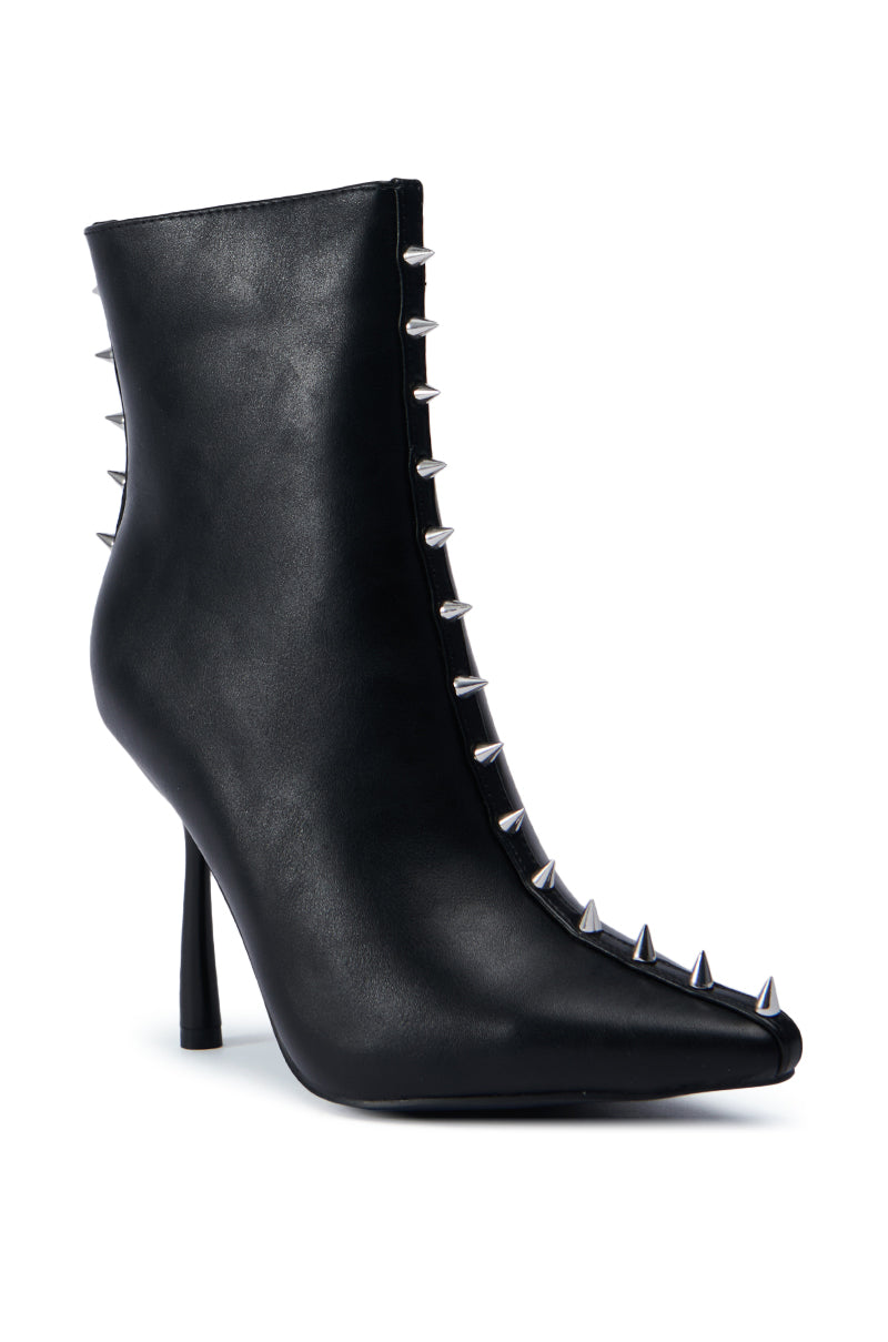 AZALEA WANG JENAVIEVE BLACK BOOTIE WITH SPIKES – AKIRA