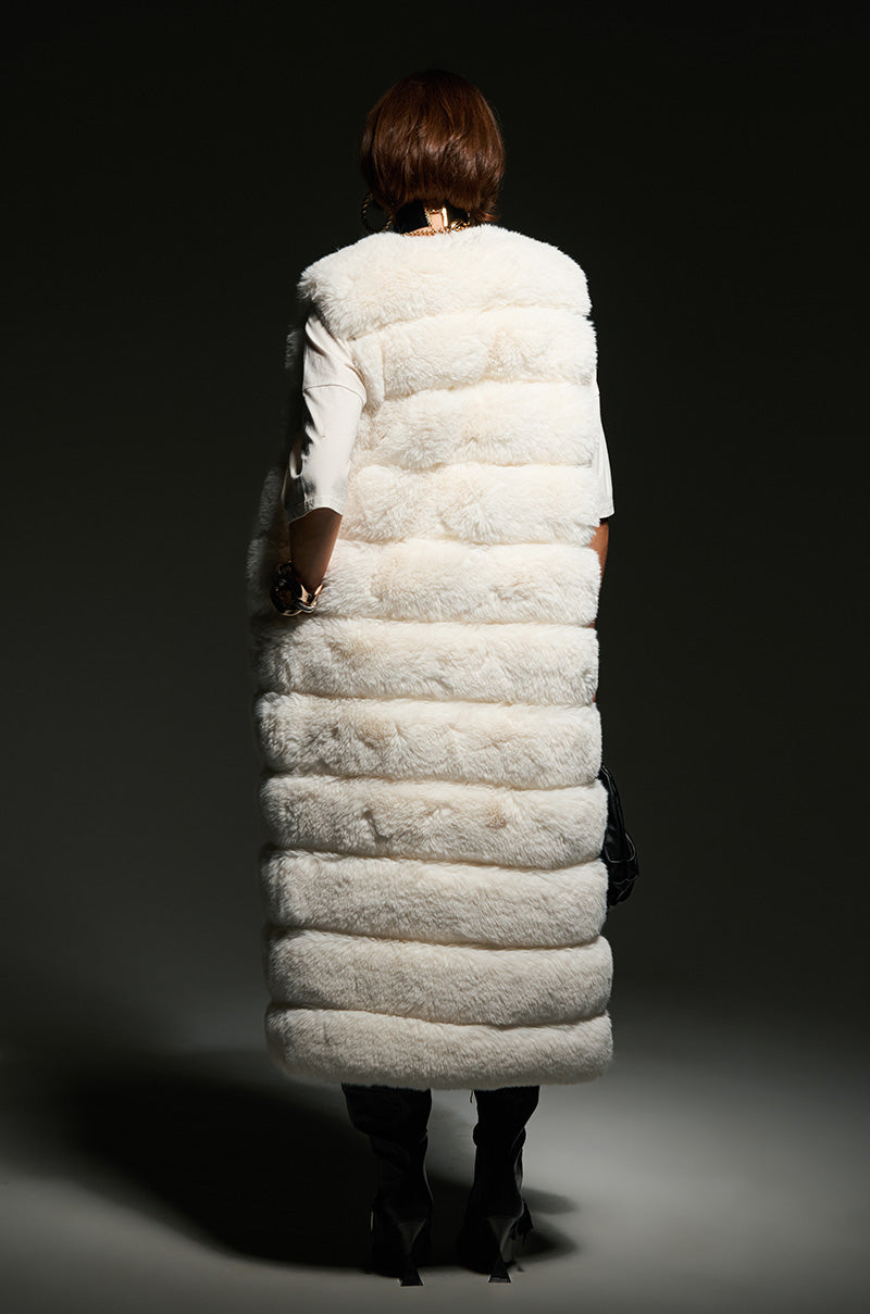 JENNY LIN FAUX FUR MAXI VEST IN WHITE – AKIRA
