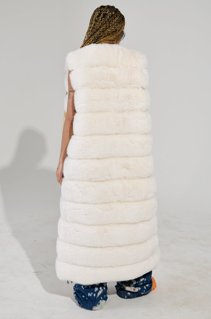 JENNY LIN FAUX FUR MAXI VEST IN WHITE – AKIRA
