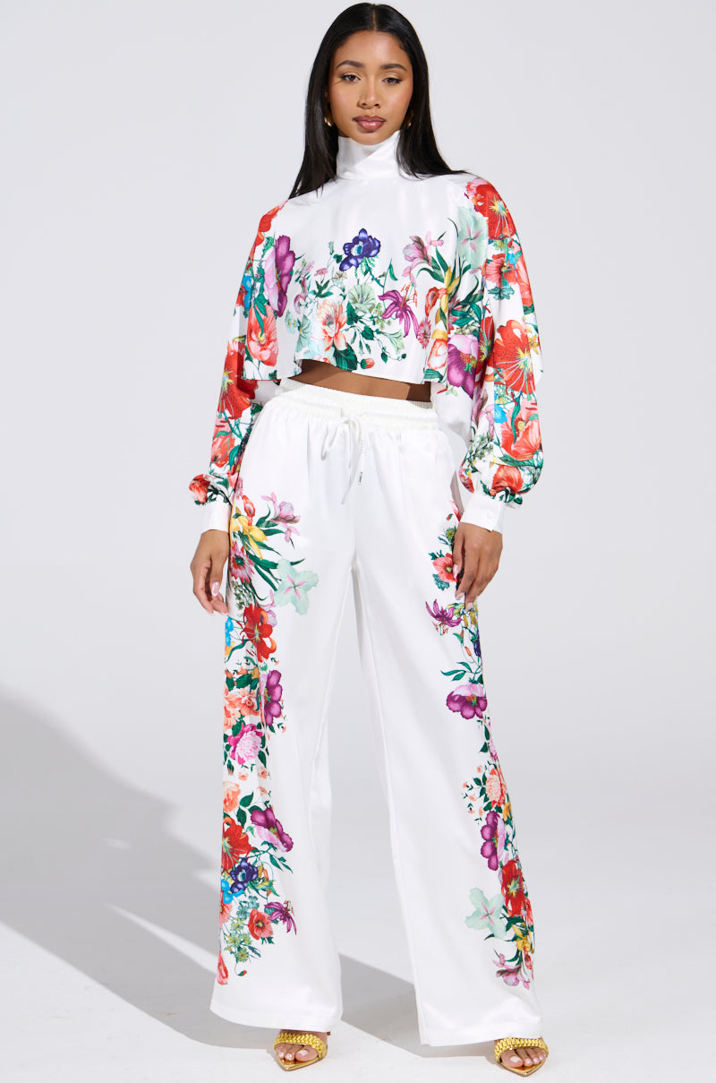 FULL BLOOM SATIN MOCK NECK BLOUSE IN WHITE – AKIRA