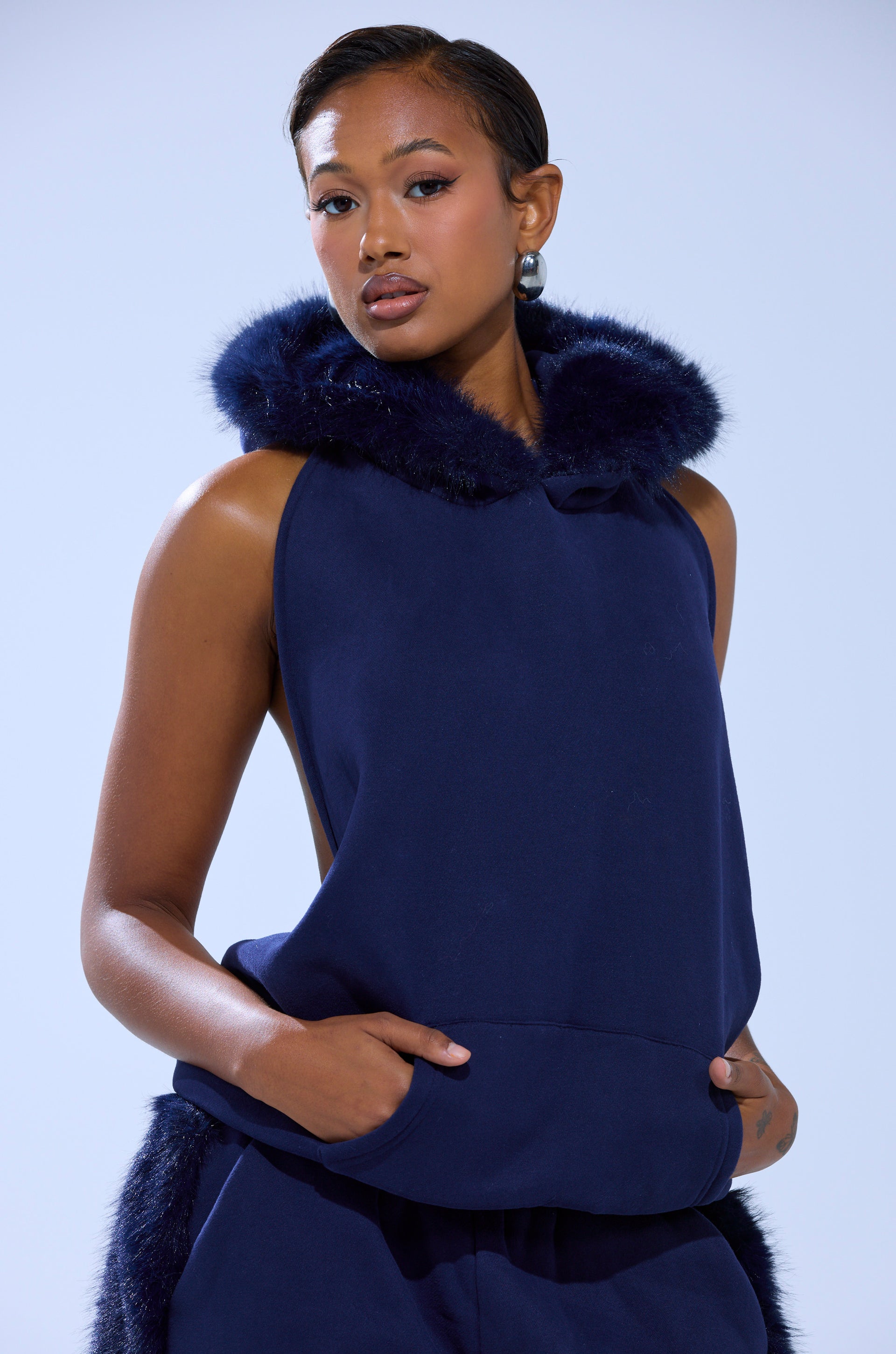 LUXE FUR OPEN BACK SWEATSHIRT IN NAVY – AKIRA