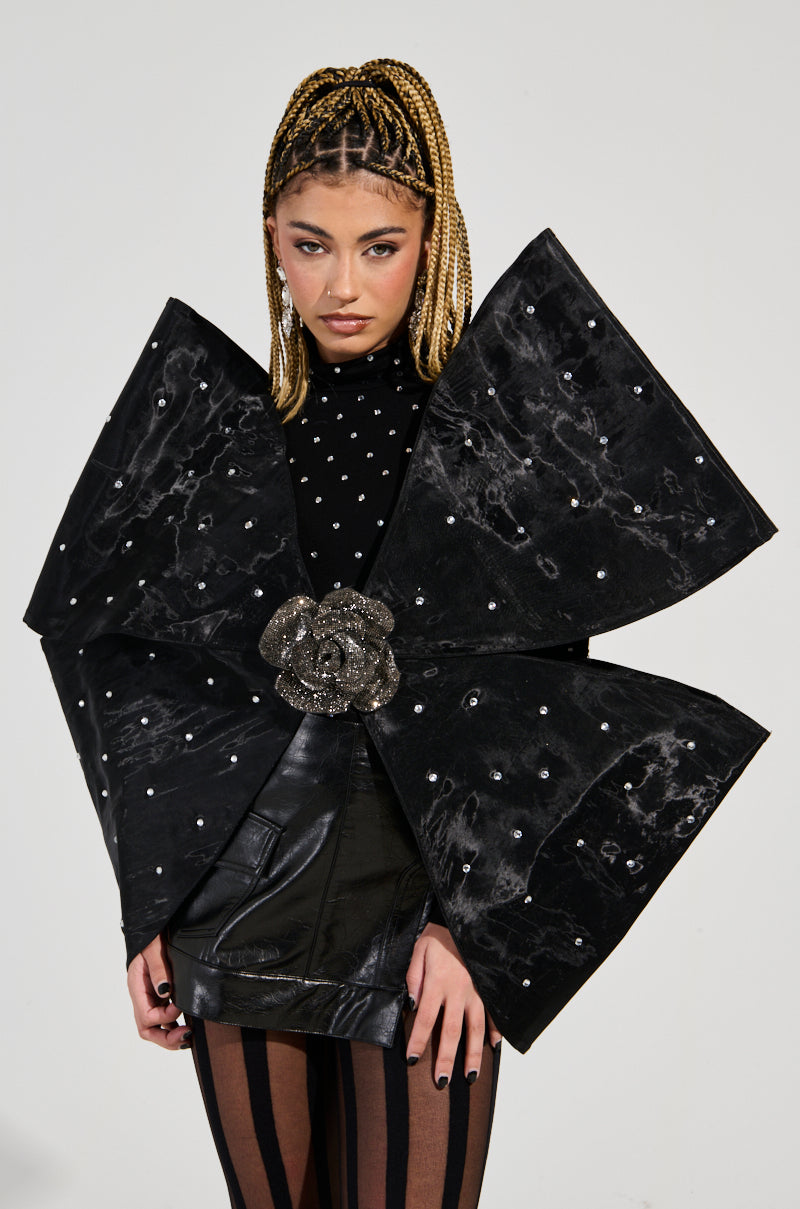 FLOWER APPLIQUE BLOSSOM TULLE TOP – AKIRA