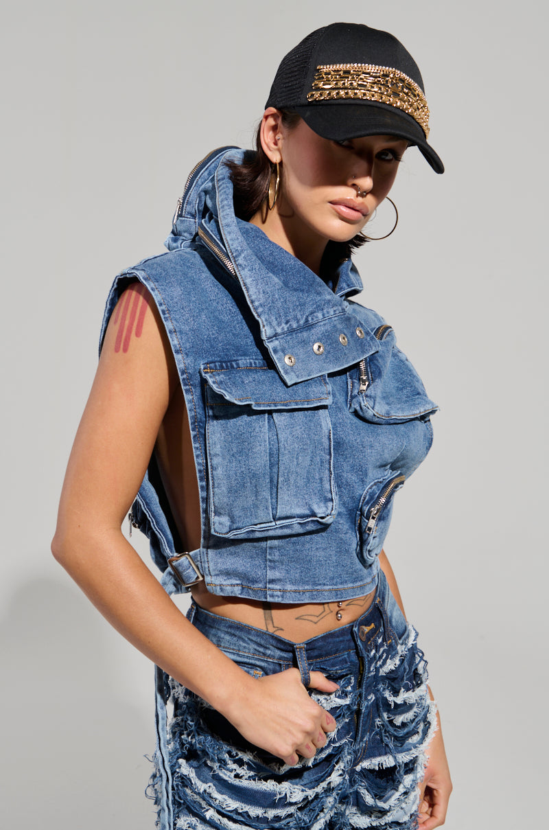 MODEL BEHAVIOR MEDIUM BLUE DENIM TOP – AKIRA