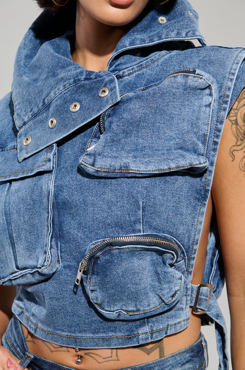 MODEL BEHAVIOR MEDIUM BLUE DENIM TOP – AKIRA