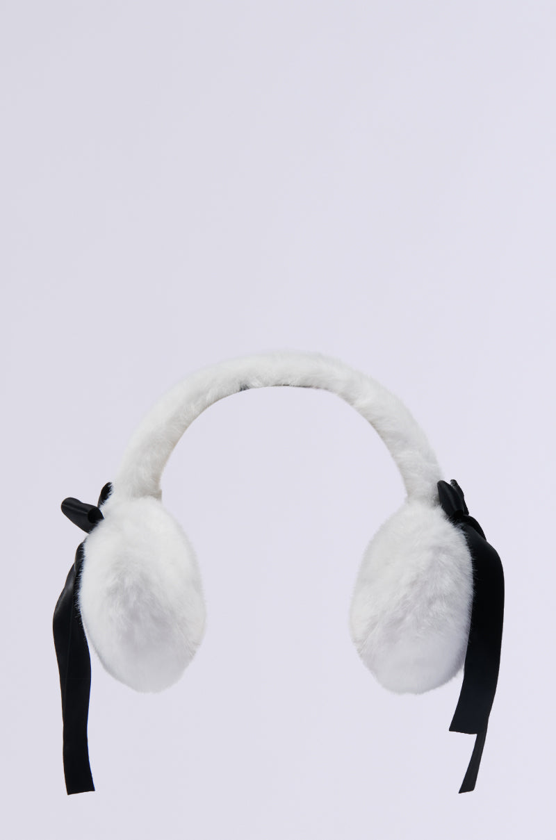 GIRLY POP FAUX FUR EAR MUFFS – AKIRA