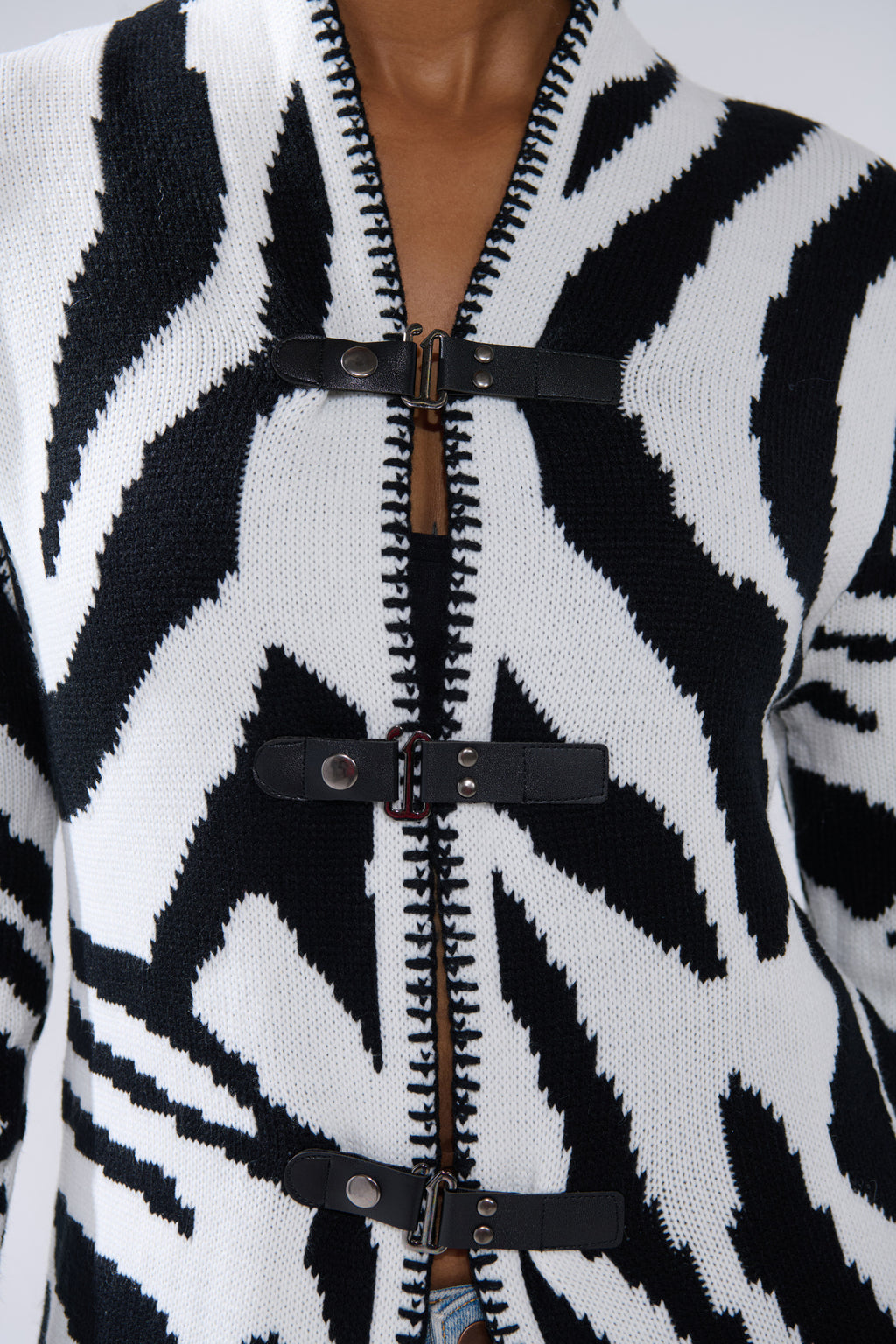 THE RICH BITCH IS HERE LONG CARDIGAN – AKIRA