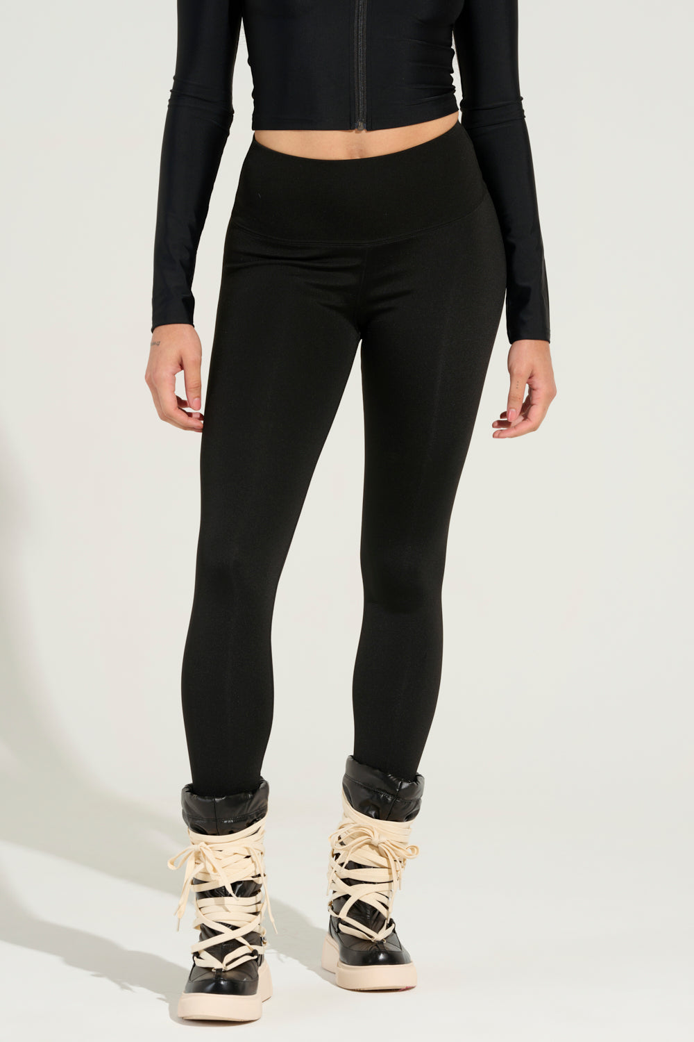 SNUGGLE FLEX FLEECE LEGGING IN BLACK – AKIRA