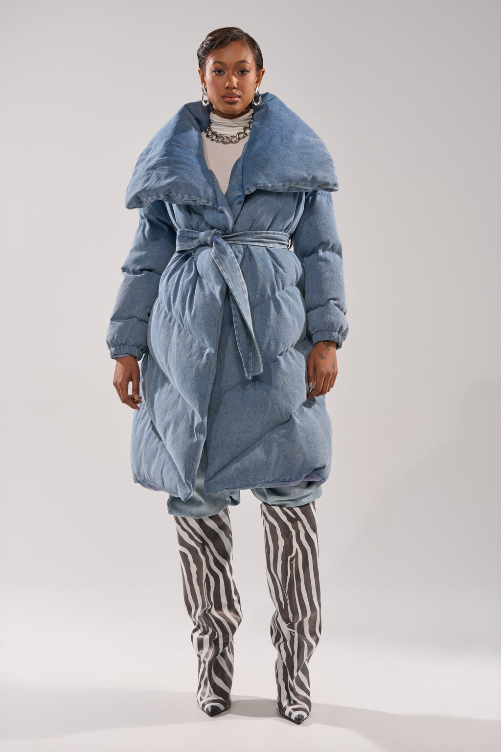 I'M OUTSIDE DENIM PUFFER – AKIRA