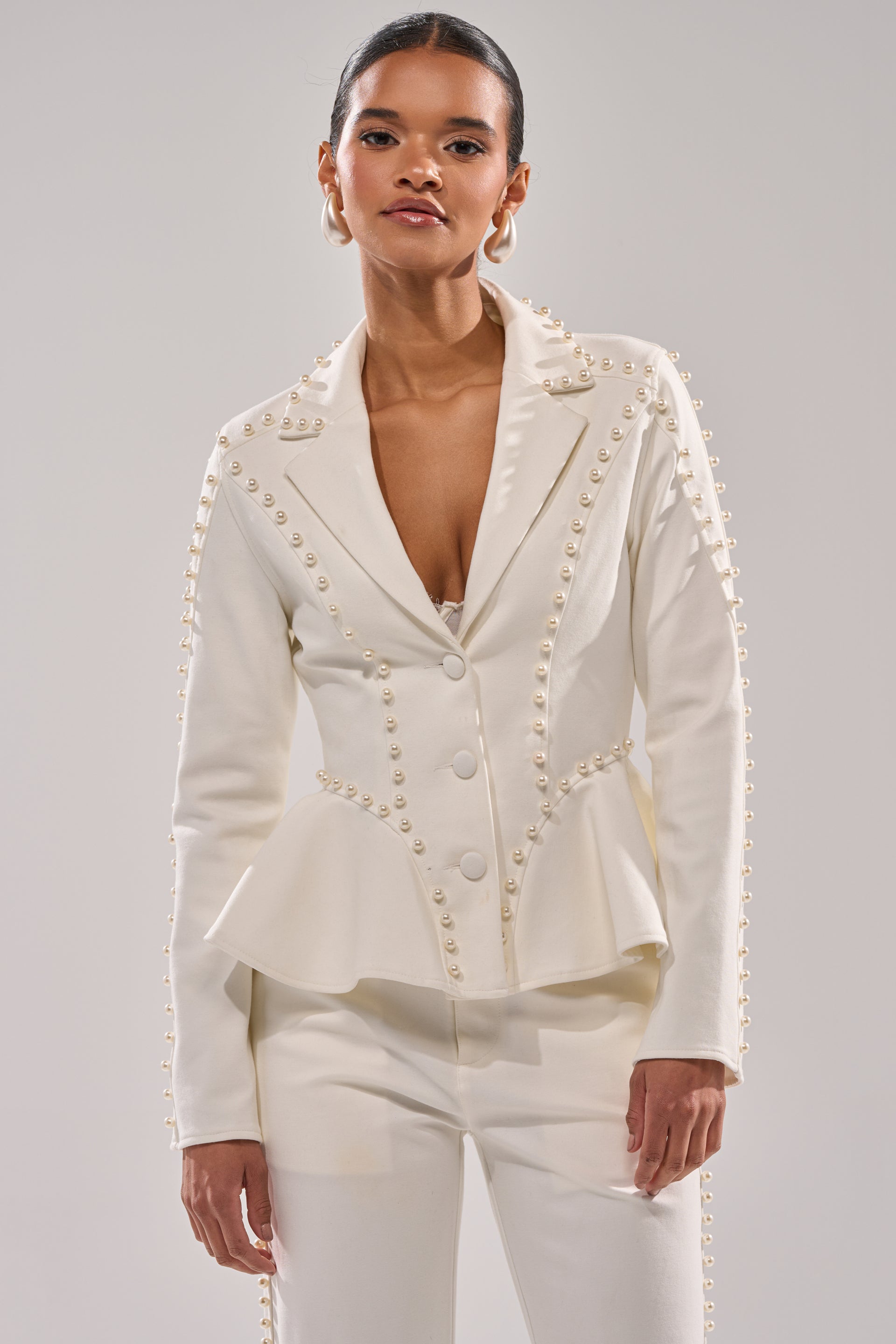 CHLOE PEARL BLAZER – AKIRA