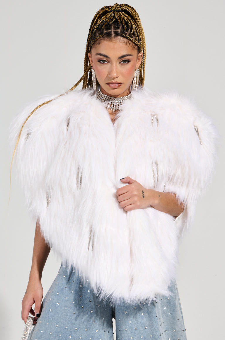 LIMITED EDITION STAR LOVER FAUX FUR HEART VEST IN WHITE – AKIRA