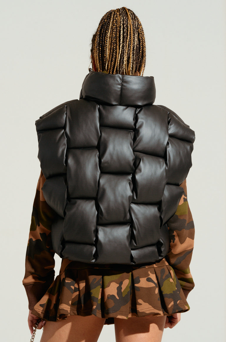 CHAOS PU WEAVE CROP PUFFER VEST – AKIRA