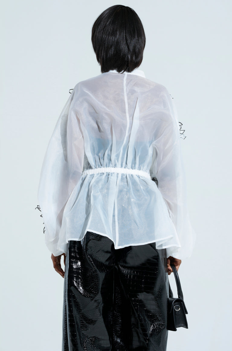 A GENTLE REMINDER FLOWER APPLIQUE BLOUSE – AKIRA