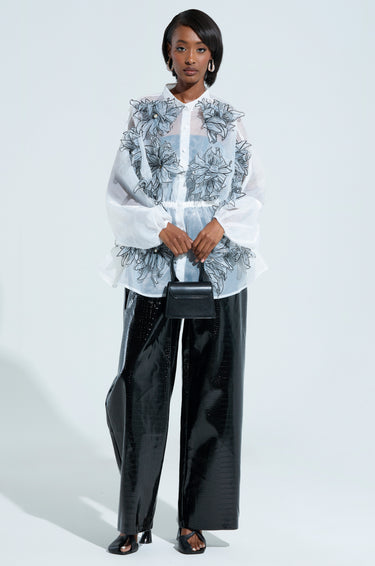 A GENTLE REMINDER FLOWER APPLIQUE BLOUSE – AKIRA