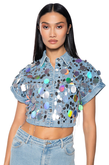 A GIRL NAMED LUCKY EMBELLISHED BUTTON DOWN DENIM CROP TOP – AKIRA