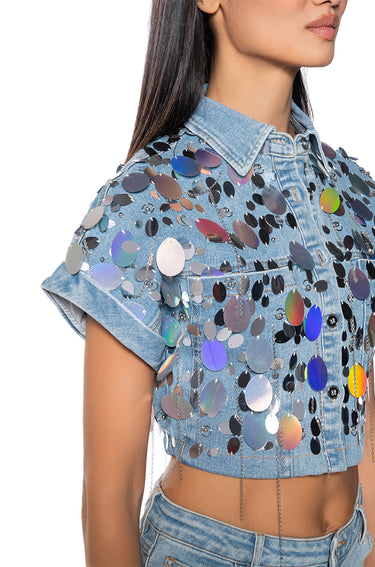 A GIRL NAMED LUCKY EMBELLISHED BUTTON DOWN DENIM CROP TOP – AKIRA