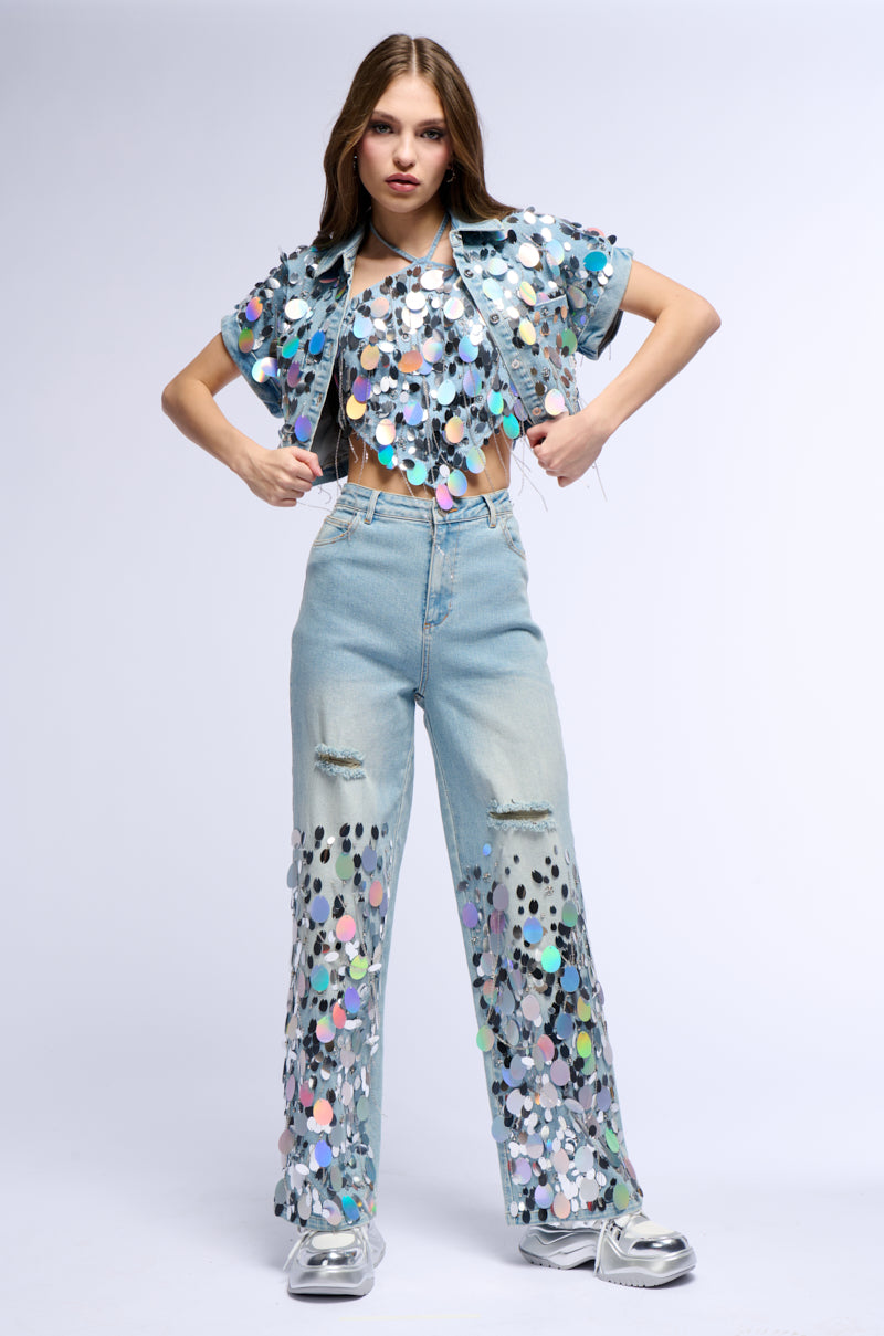 A GIRL NAMED LUCKY EMBELLISHED BUTTON DOWN DENIM CROP TOP – AKIRA