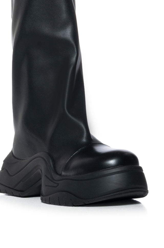 AZALEA WANG CHADWICK FLATFORM BUCKET BOOT IN BLACK – AKIRA
