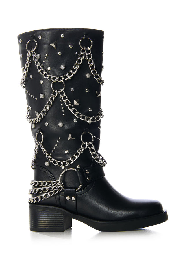 AZALEA WANG FILLMORE BLACK EMBELLISHED HARDWARE FLAT BOOTIE – AKIRA