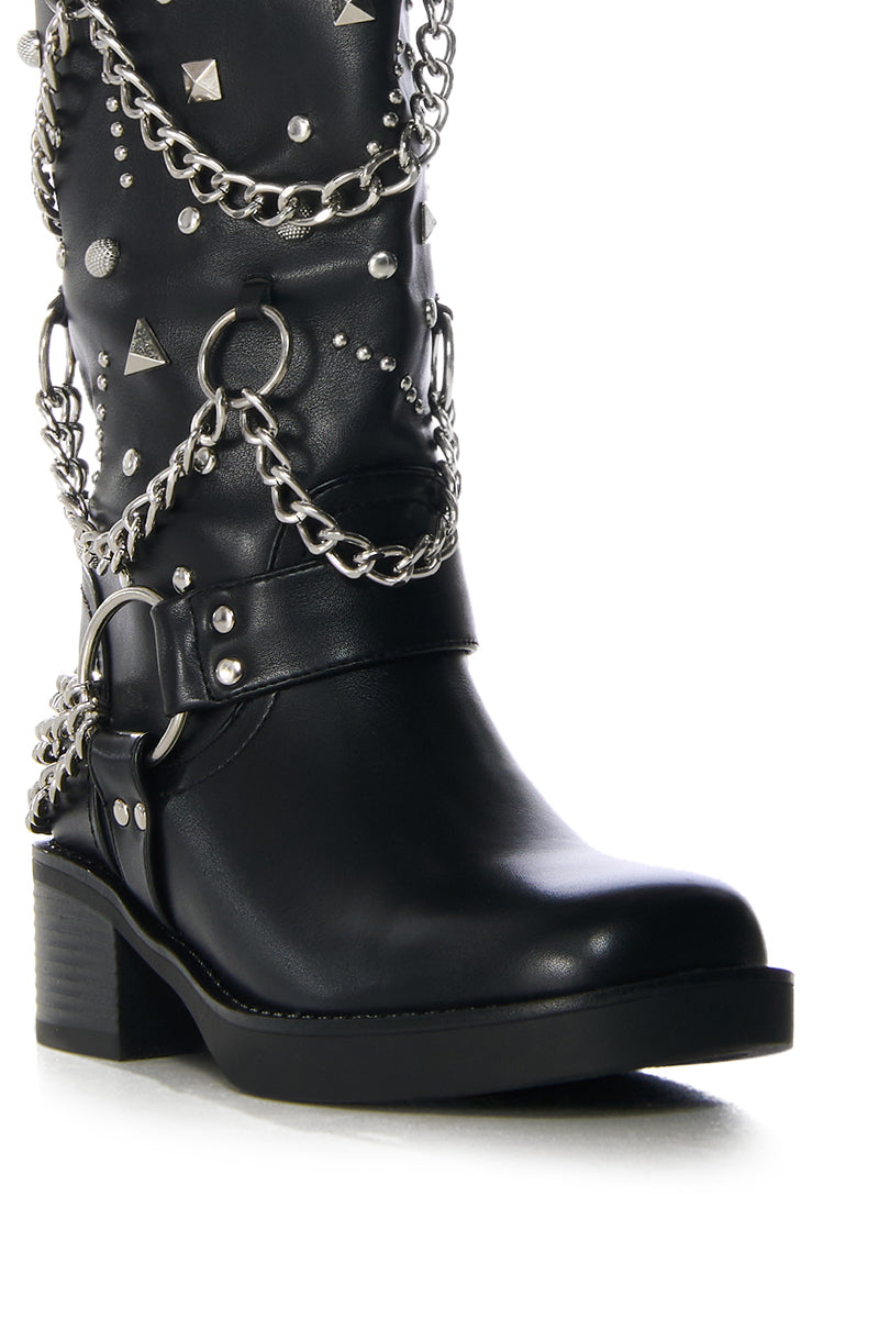 AZALEA WANG FILLMORE BLACK EMBELLISHED HARDWARE FLAT BOOTIE – AKIRA