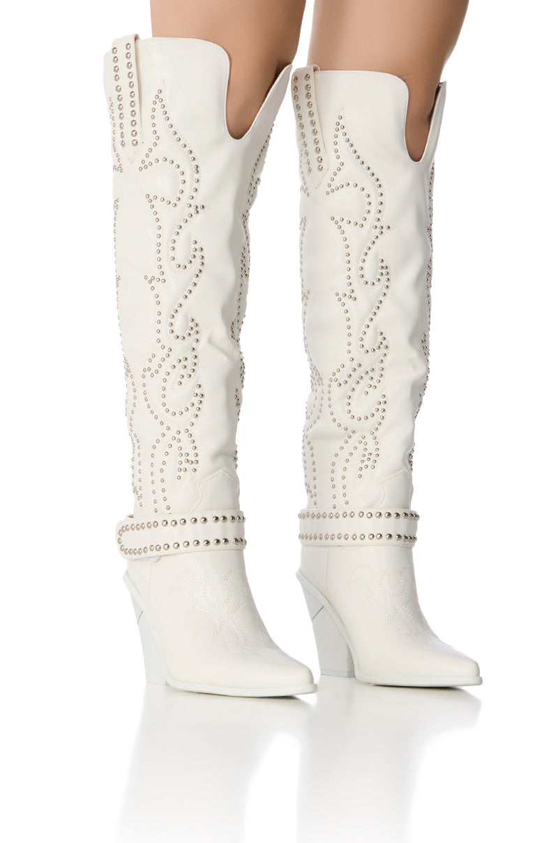 AZALEA WANG MAITIA WHITE EMBELLISHED WESTERN BOOT – AKIRA