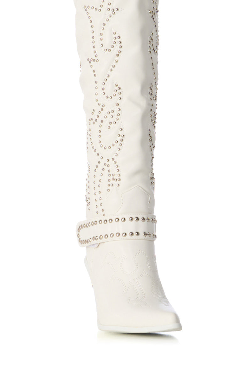 AZALEA WANG MAITIA WHITE EMBELLISHED WESTERN BOOT – AKIRA