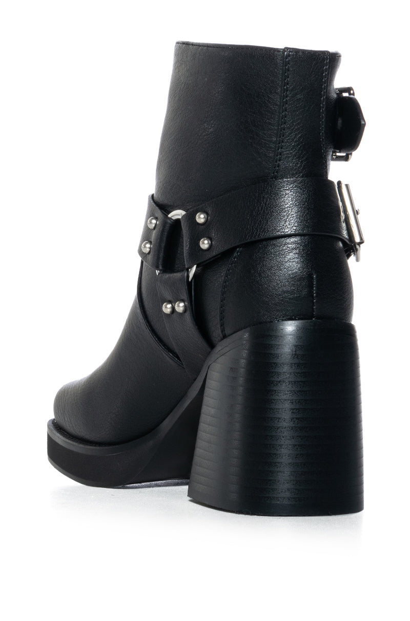 AZALEA WANG SCOOTER CHUNKY MOTO BOOTIE – AKIRA