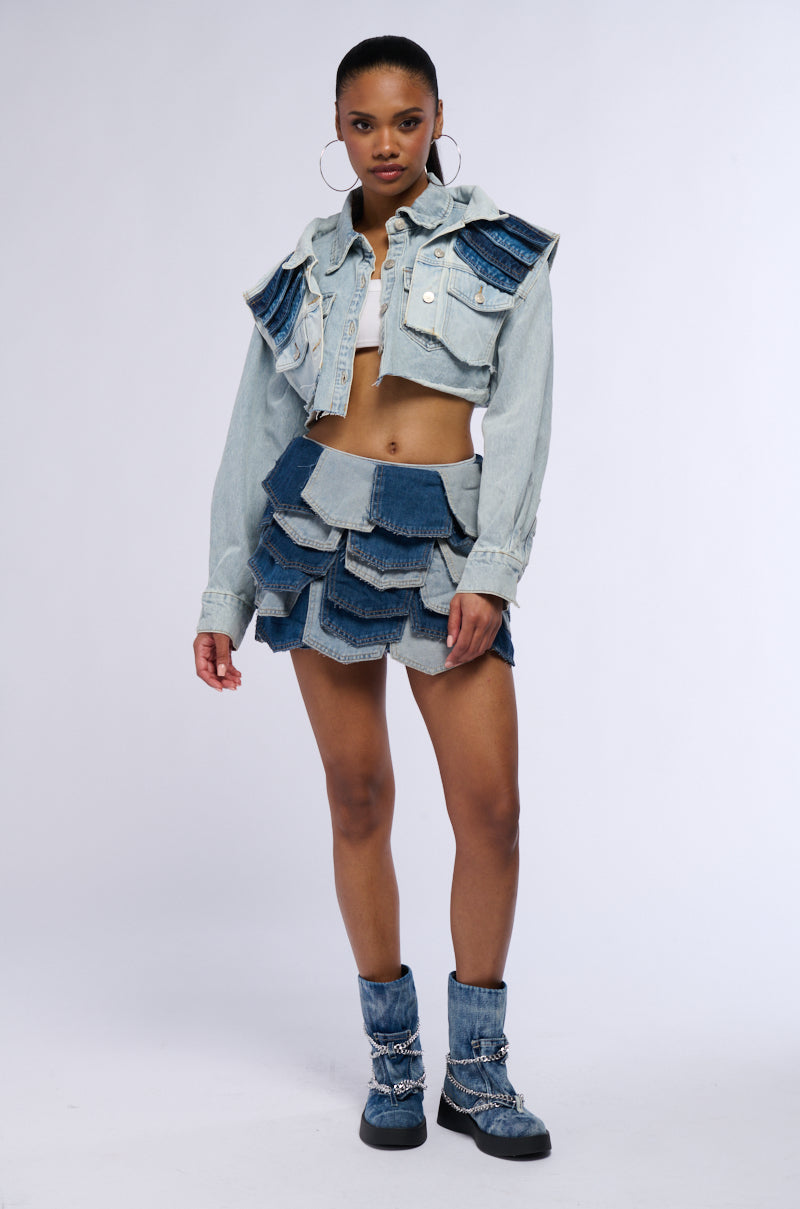 EVERYONE LOVES POCKETS DENIM CROP JACKET – AKIRA