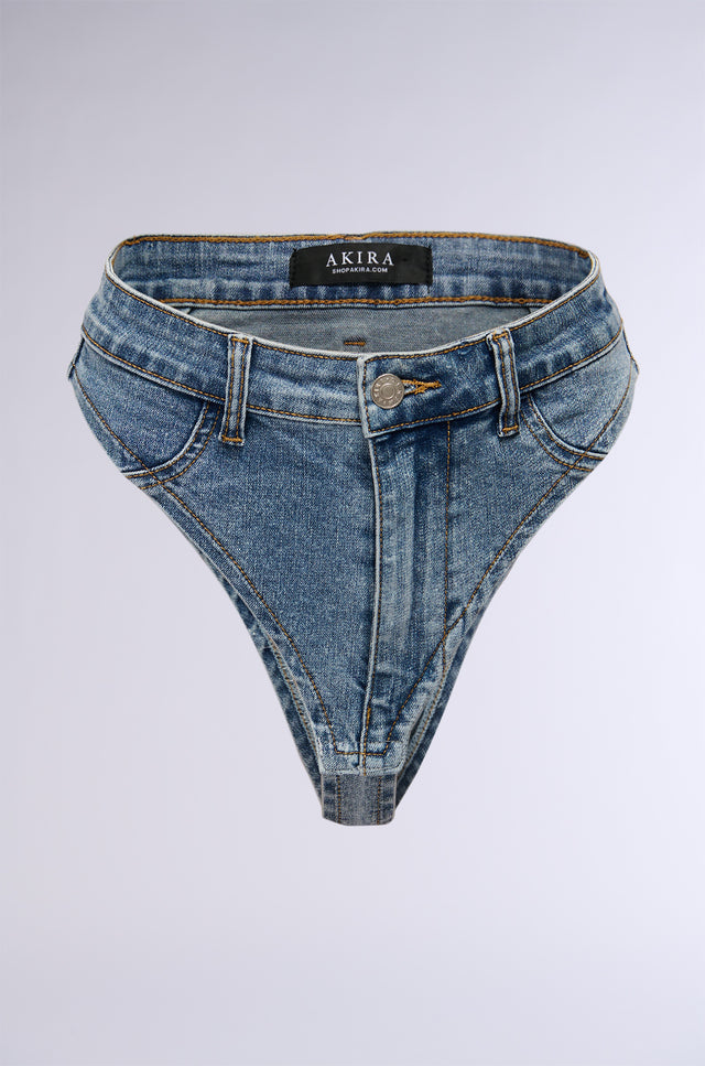 MY FAVORITE JANTIES – AKIRA