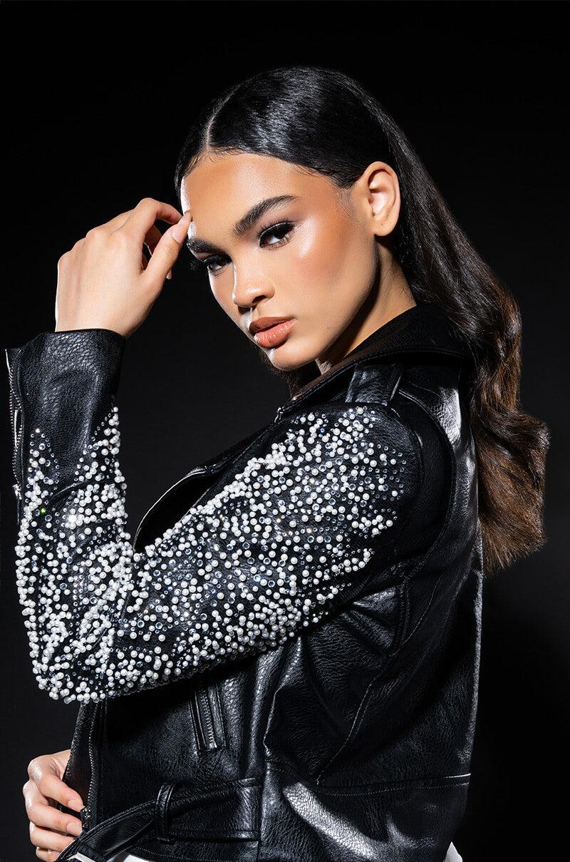 PEARL SHELLS ARM EMBELLISHED MOTO – AKIRA