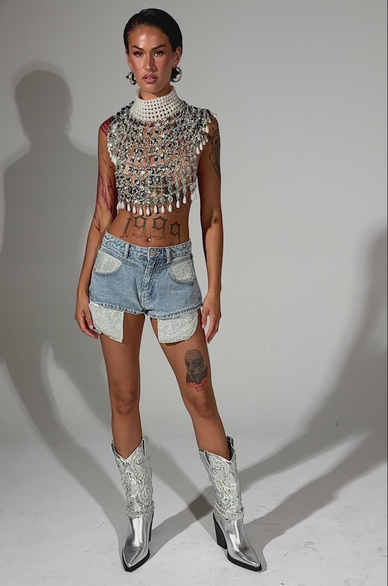 BLING A DING DENIM SHORT – AKIRA