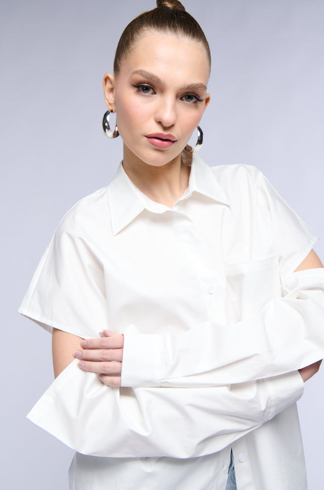 SIMPLE BUT EXTRA BUTTON DOWN TOP – AKIRA