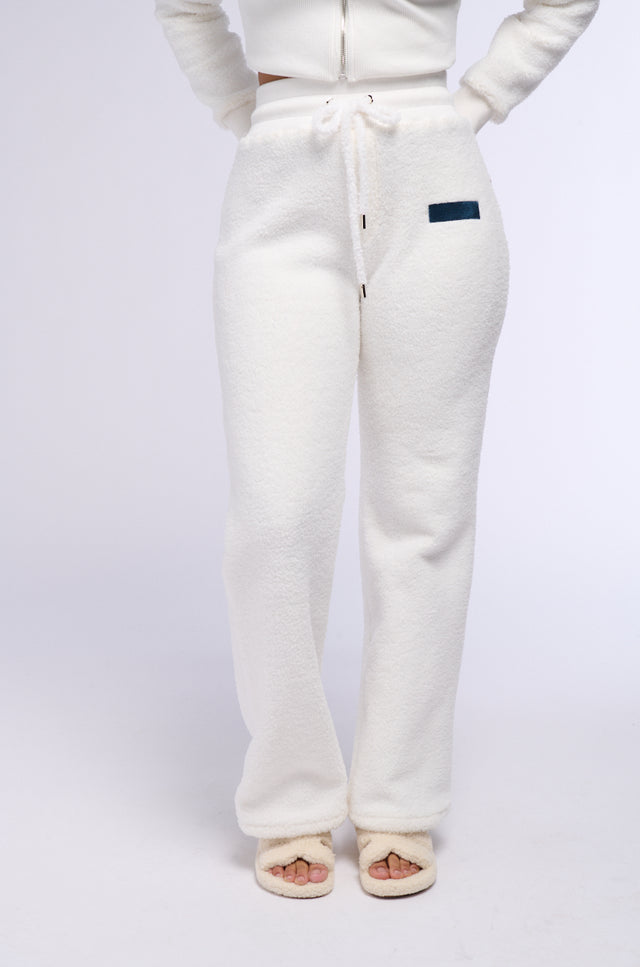 ULTRA FUZZY WIDE LEG JOGGER – AKIRA